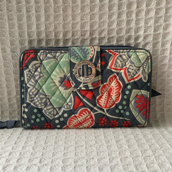 Vera Bradley | Bags | Vera Bradley Normadic Floral Turn Key Wallet ...